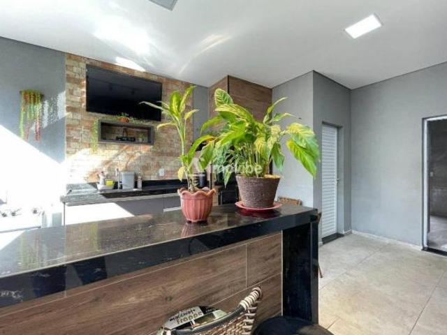 Casa com 03 dormitórios e suíte com closet, bairro Terra Azul em Santa Bárbara d&apos Oeste/SP