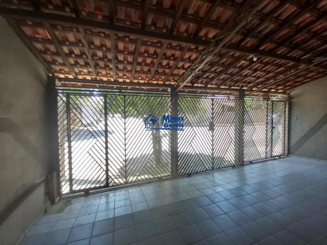 Casa à Venda no Bosque dos Eucaliptos 03 Dormitórios + Edícula Completa 250 m² de Terreno