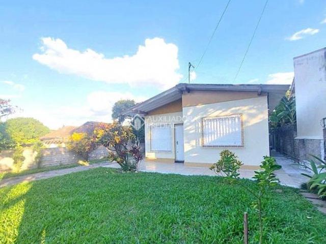 casa com 03 dormitórios no bairro Ideal Em Novo Hamburgo
