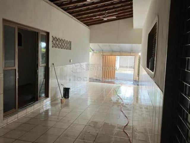 Casa com 03 Dormitórios no bairro Jardim Canaã
