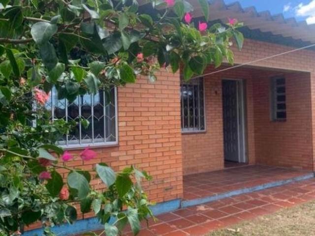 casa com 03 dormitórios no centro de tramandaí