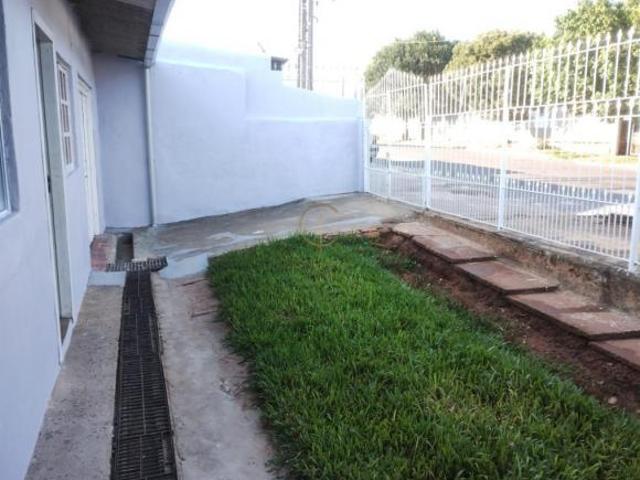 Casa com 03 dormitórios, no Guajuviras, em Canoas