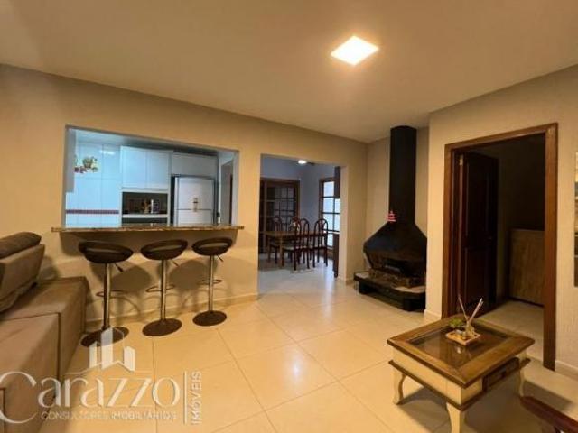 Casa com 03 dormitórios próxima a Plataforma de Tramandaí