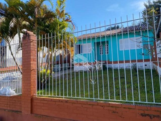 Casa com 03 dormitórios Rua Tropeiro bairro Campo Novo Porto Alegre