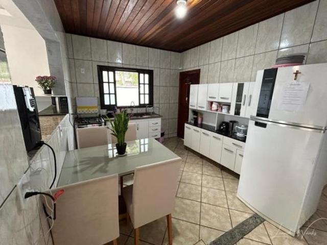 Casa com 03 dormitórios sendo 01 suite no Mato dentro em Ubatuba
