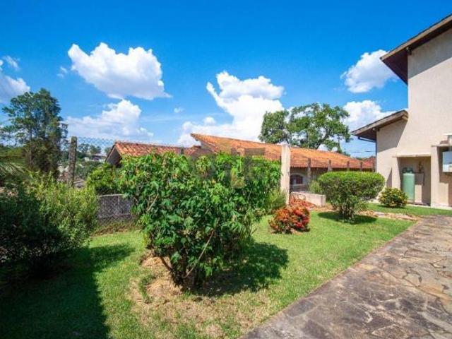 Casa com 03 dormitórios, sendo 01 suíte para venda na região Granja Viana Jandira SP