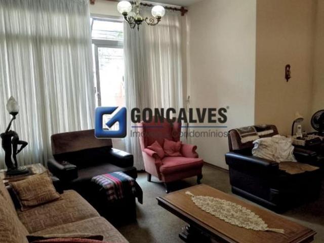Casa com 03 dormitórios, sendo os 03 suítes a venda no Centro de São Bernardo do Campo/SP