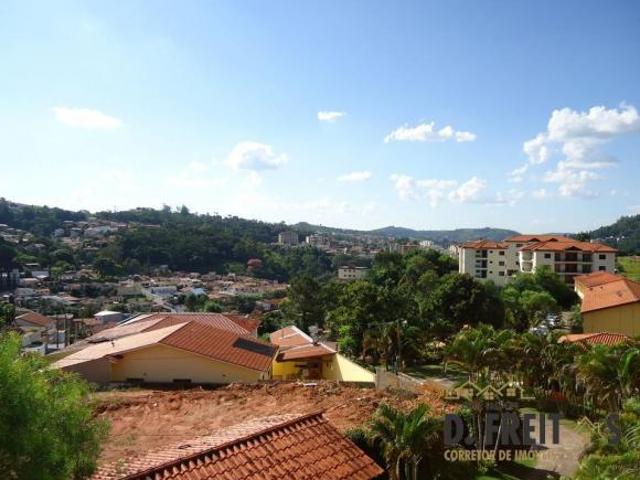 Casa com 03 dorms. / Área Gourmet / Vista Livre / Serra Negra SP