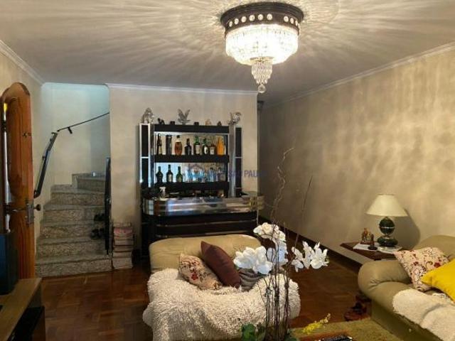 Casa com 03 quartos na região da Vila Mascote