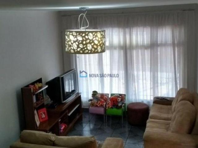Casa com 03 quartos na região de Americanópolis