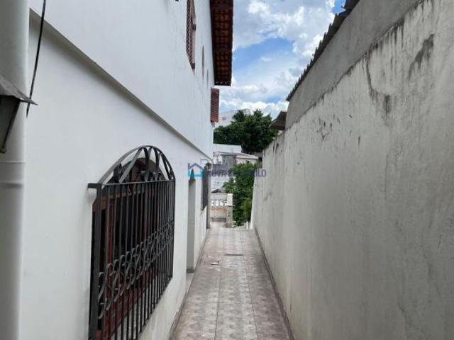 Casa com 03, quartos na região do Jabaquara