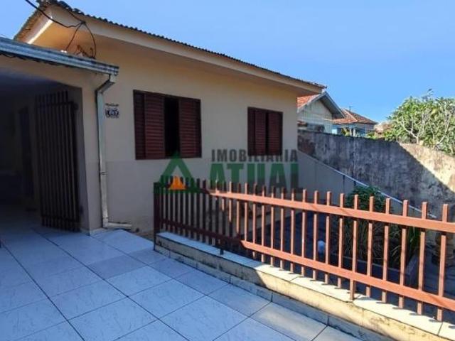 Casa com 03 quartos na região leste de Londrina