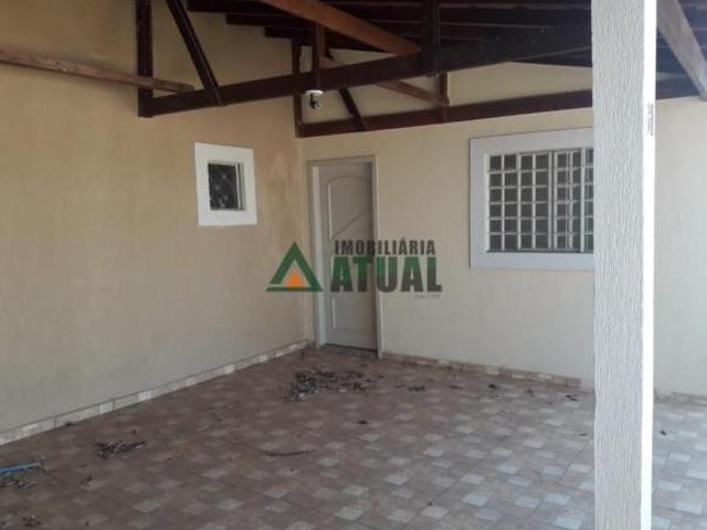 Casa com 03 quartos na região leste de Londrina
