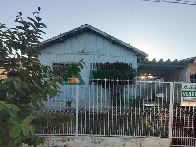 Casa com 03 quartos na região leste de Londrina