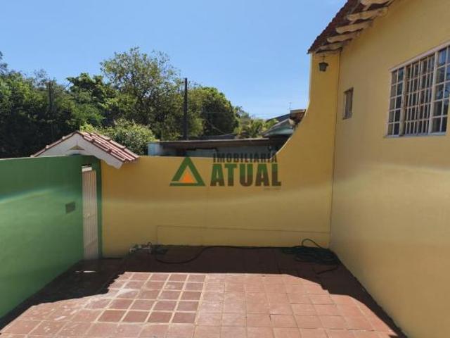 Casa com 03 quartos na região oeste de Londrina