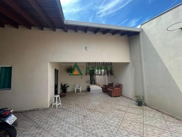 Casa com 03 quartos na região sul de Londrina