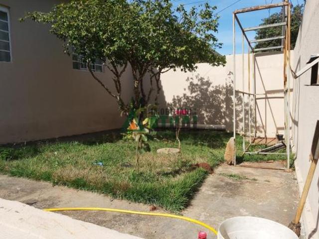 Casa com 03 quartos na região sul de Londrina