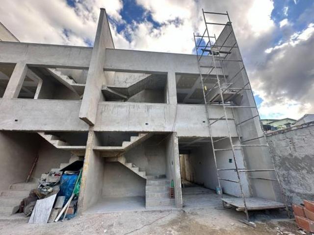 Casa com 03 quartos no bairro Vila Cristina em Betim