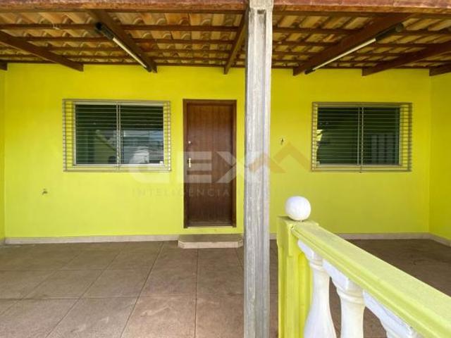 Casa com 03 Quartos à Venda no Bairro Manoel Valinhas em Divinópolis MG