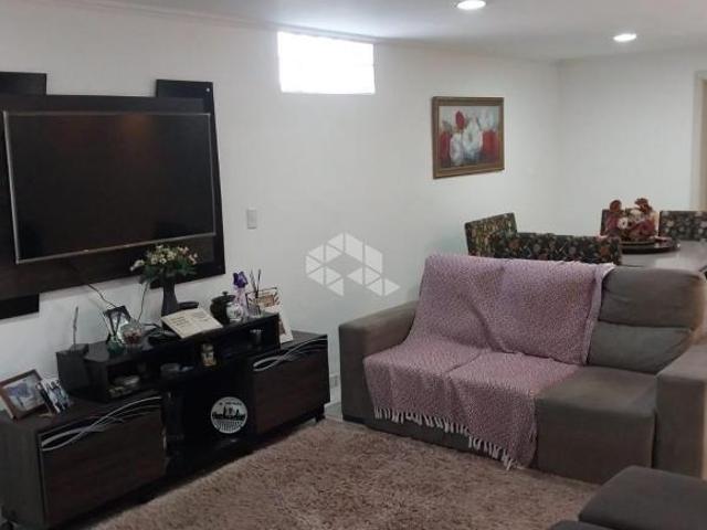 Casa com 03 quartos a venda no bairro Camobi, próximo a UFSM em Santa Maria