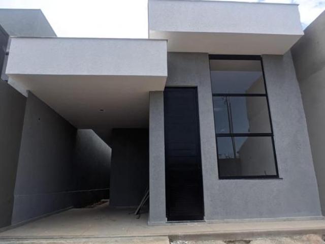 Casa com 03 quartos a venda no bairro Lundcea em Lagoa Santa