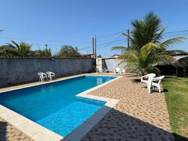 Casa com 03 quartos com piscina lado praia em Itanhaém