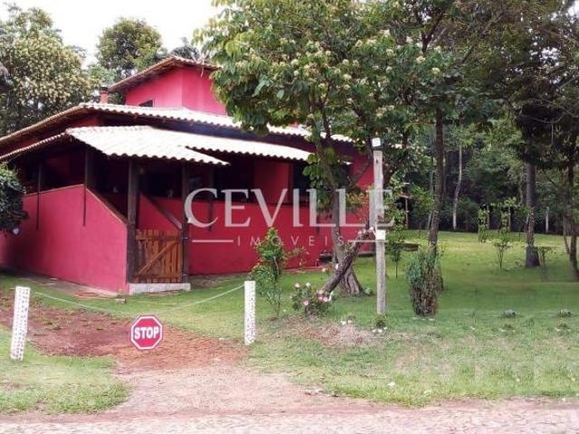 Casa com 03 quartos com suíte no condomínio Aldeia da Cachoeira das Pedras Casa Branca