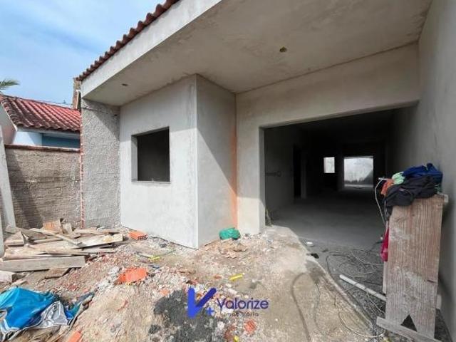 Casa com 03 quartos em Matinhos