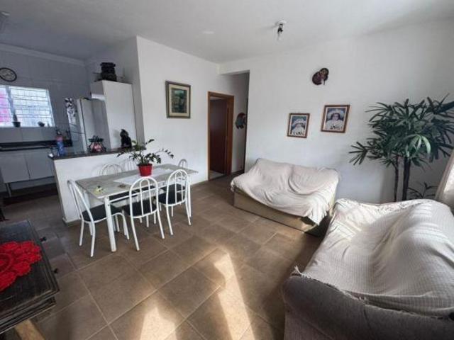 casa com 03 quartos em Itanhaém lado praia rua asfaltada