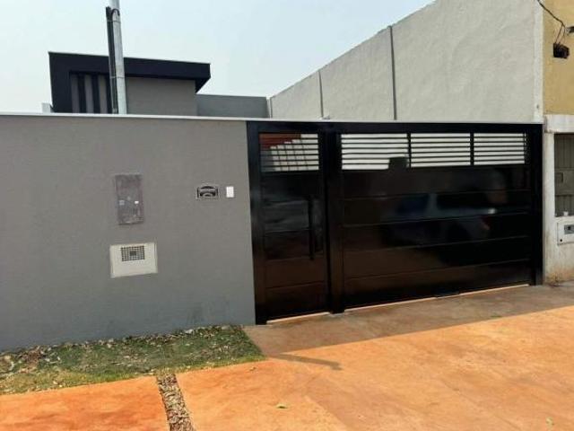 Casa com 03 quartos em terreno inteiro, agende já sua visita!