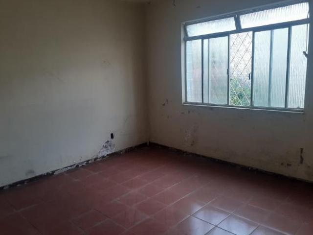 Casa com 03 quartos Jardim dos Bandeirantes, Contagem