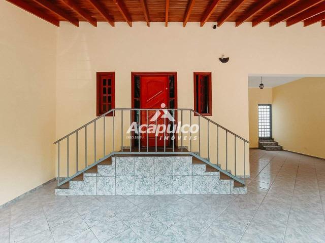 Casa com 03 quartos para alugar no bairro Nova Americana em Americana/SP