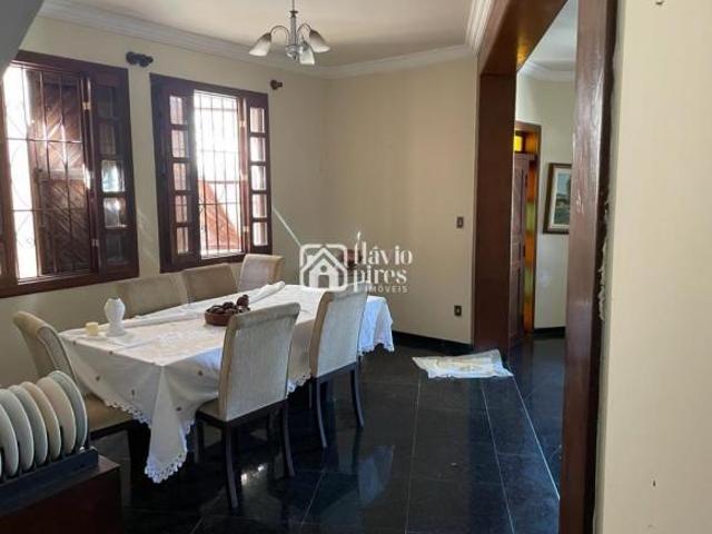 Casa com 03 quartos próximo ao colégio Amélia