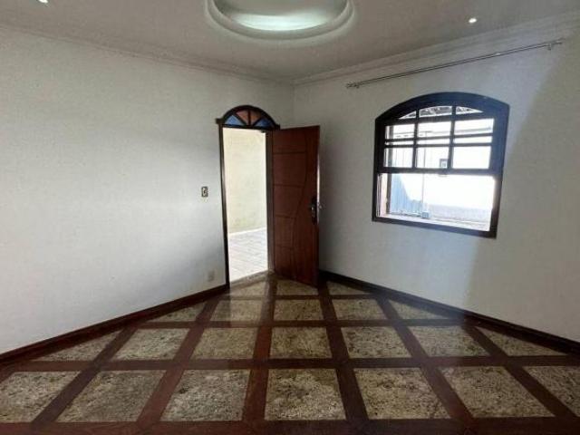 Casa com 03 Quartos sendo 01 com Closet no bairro Dom Bosco em Betim