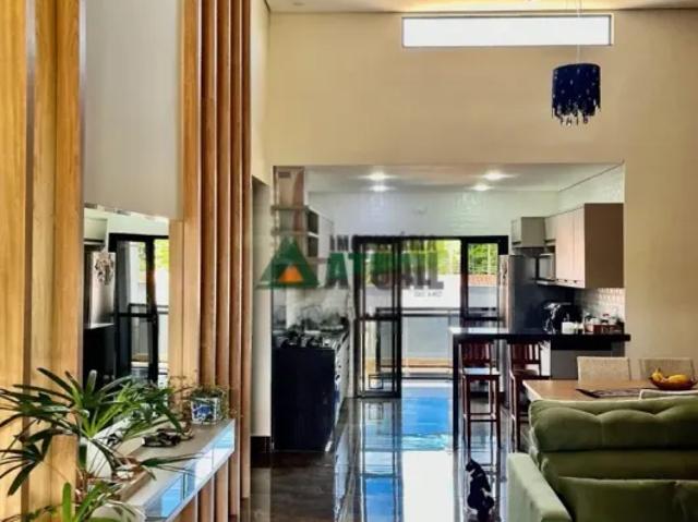 Casa com 03 quartos sendo 01 suíte na região sul de Londrina