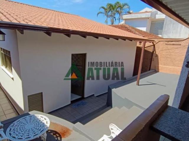 Casa com 03 quartos sendo 01 suíte na região sul de Londrina