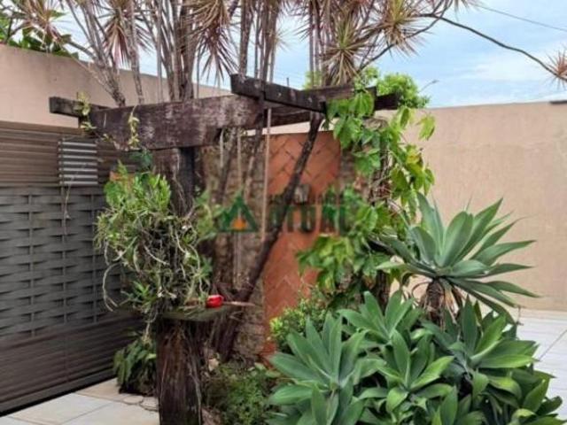 Casa com 03 quartos sendo 01 suíte na região sul de Londrina