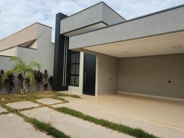Casa com 03 quartos venda bairro do Turista em Caldas Novas GO