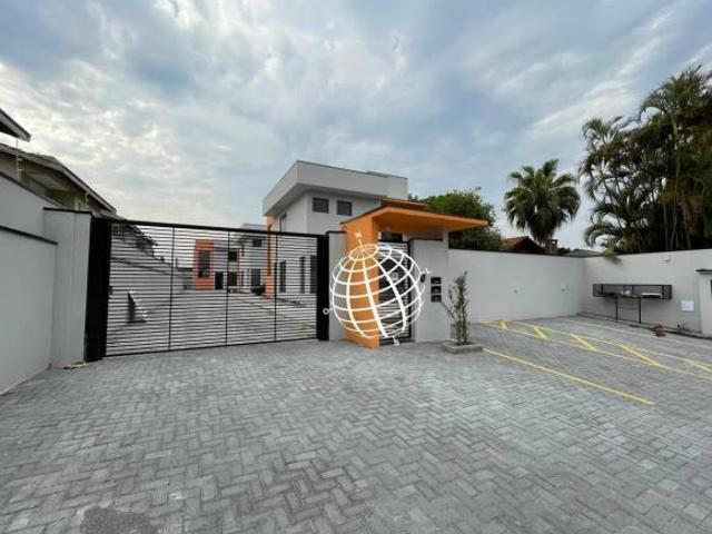 Casa com 03 suítes á venda Vila Petrópolis Atibaia SP