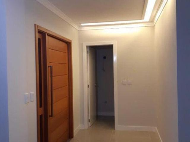 CASA COM 03 SUÍTES À VENDA EM CANELA