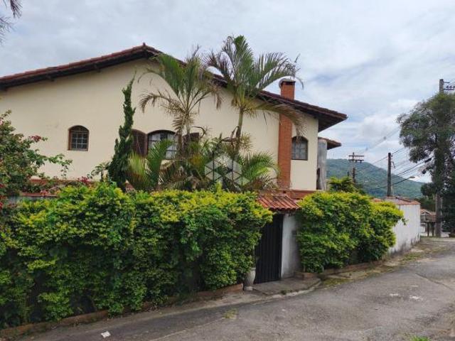 Casa com 03 suítes á venda por R$ 890.000,00 Jardim Suisso Mairiporã/SP