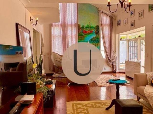 Casa com 03 suítes e piscina em Aldeia da Serra!