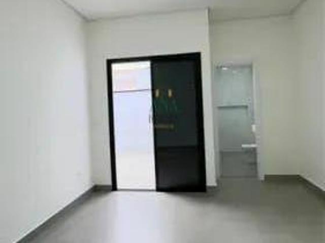 Casa com 03 suítes em Condomínio