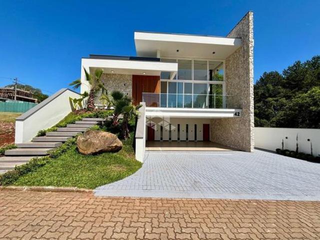 CASA COM 03 SUÍTES NO COUNTRY EM CONDOMÍNIO FECHADO