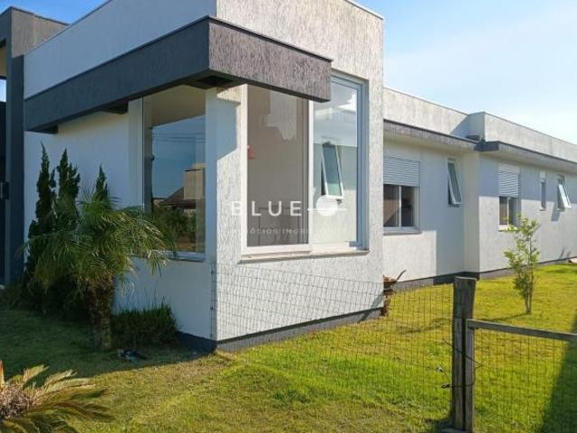 Casa com 03 suítes no Reserva das Águas em Torres RS