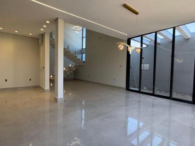Casa com 03 suítes para venda em Varginha, Minas Gerais