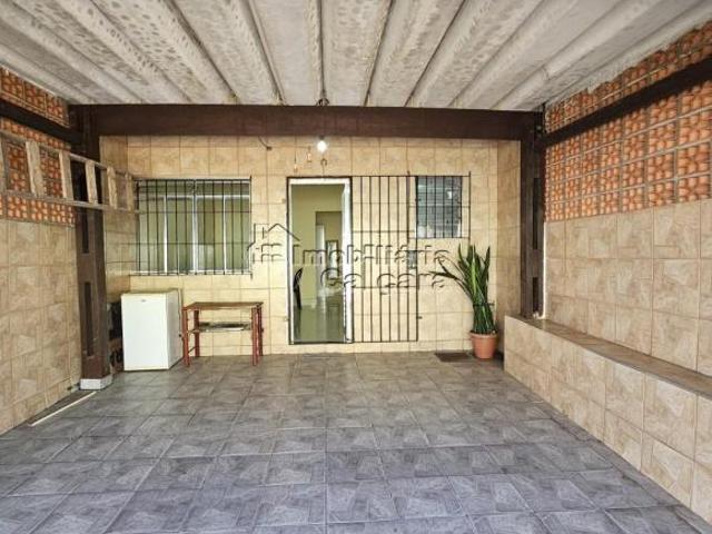 Casa com 01 dormitório, á 300 metros da praia, excelente oportunidade!