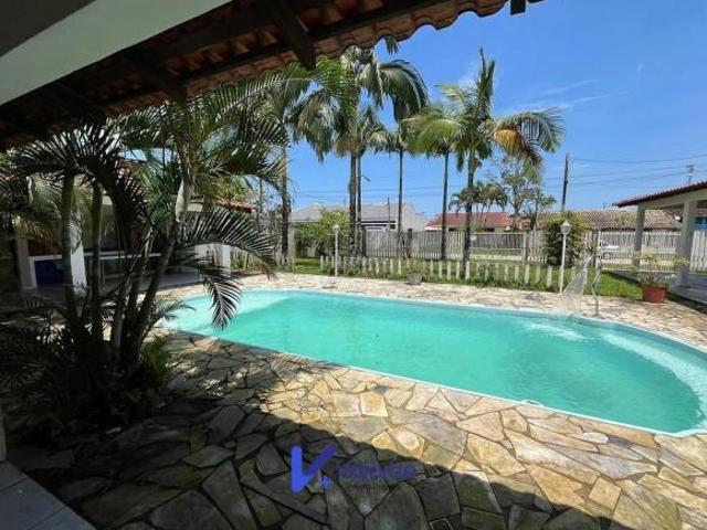 Casa com 01 dormitório com piscina no Grajaú