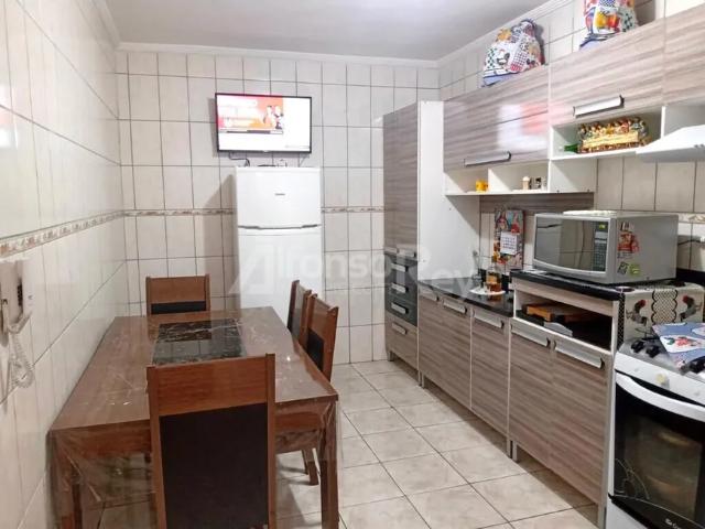 Casa com 02 dormitórios