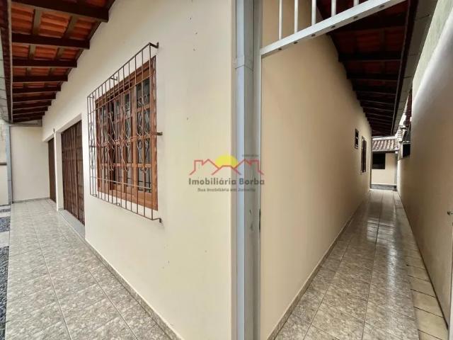 Casa com 02 Dormitórios e Edícula